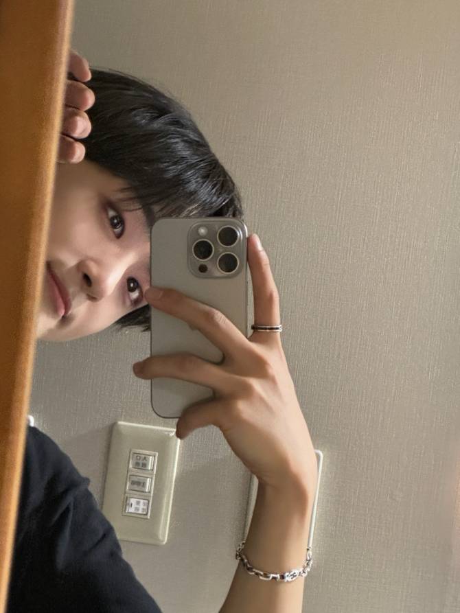 Lun8 Community Posts 오늘 하루는 잘 보냈는감 나는 잘 보내고 이제 침대 안에 들어왔습니다 아마 내일