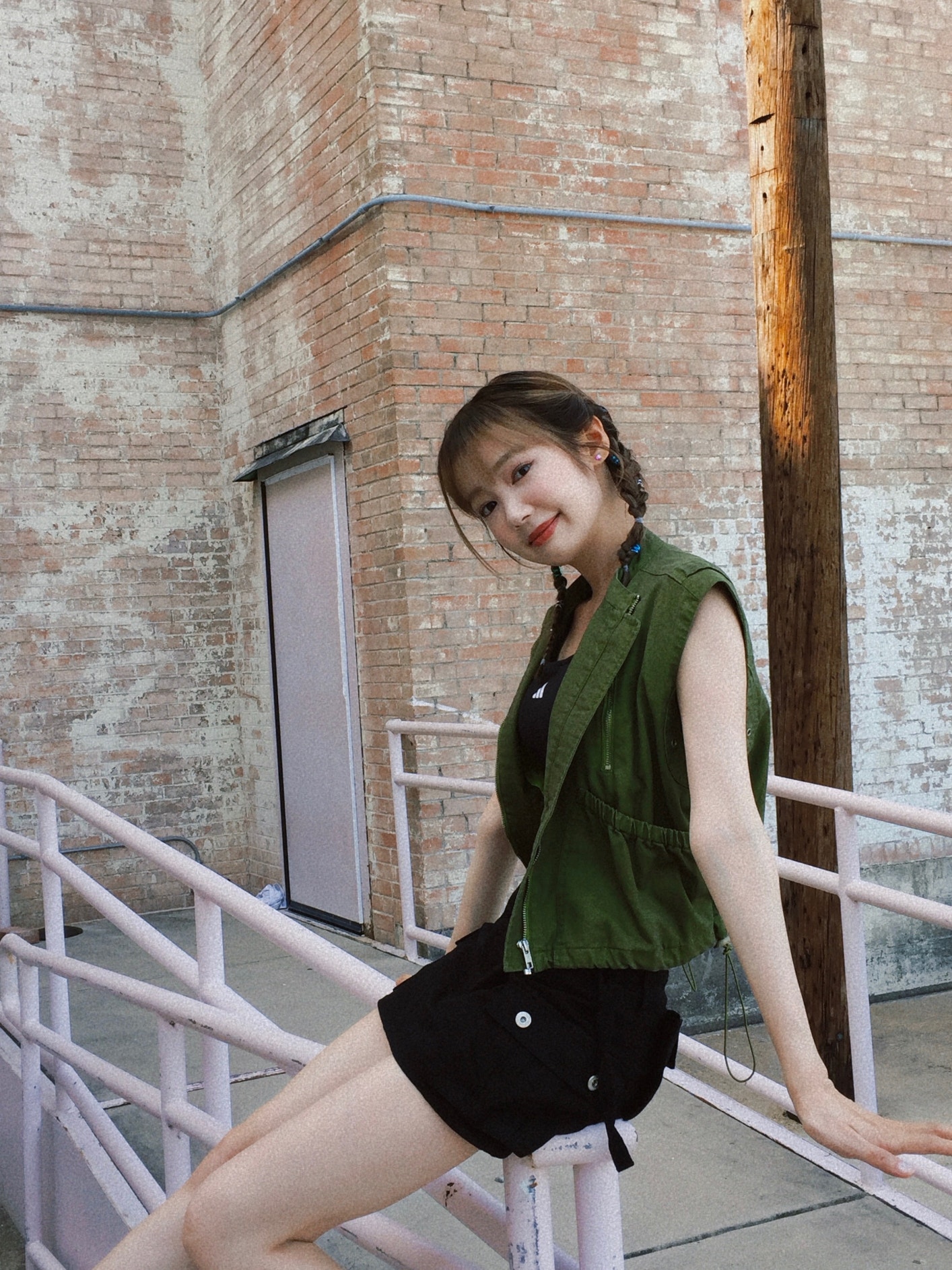 Secret Number Community Posts 어제 호텔 들어와서 바로 씻고 뻗어버려서 이제 사진 올려요📸 이제