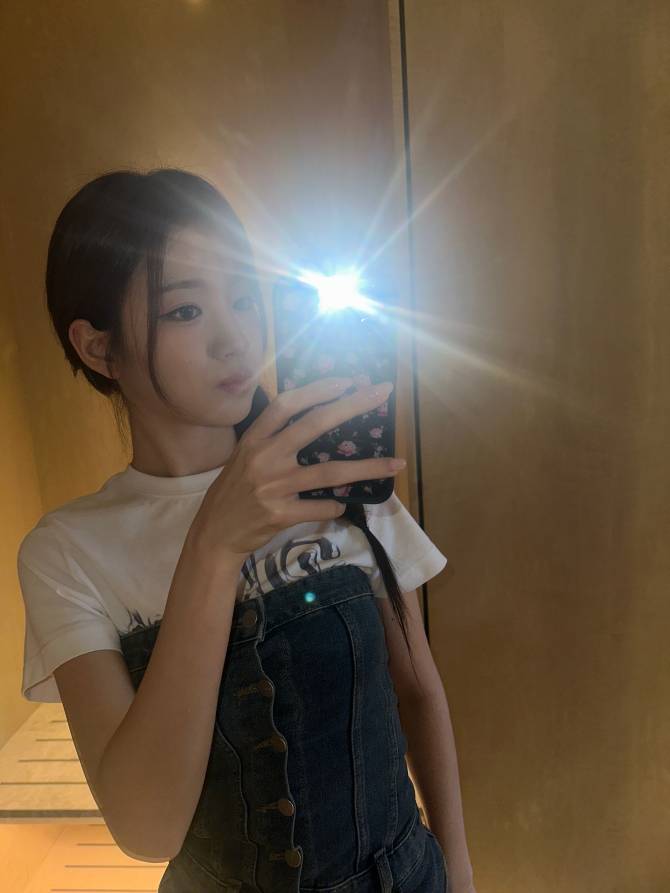 Wooah Community Posts 와우 덥고 습하지만 오늘도 욘팅 ️ ️ ️ Wooyeon