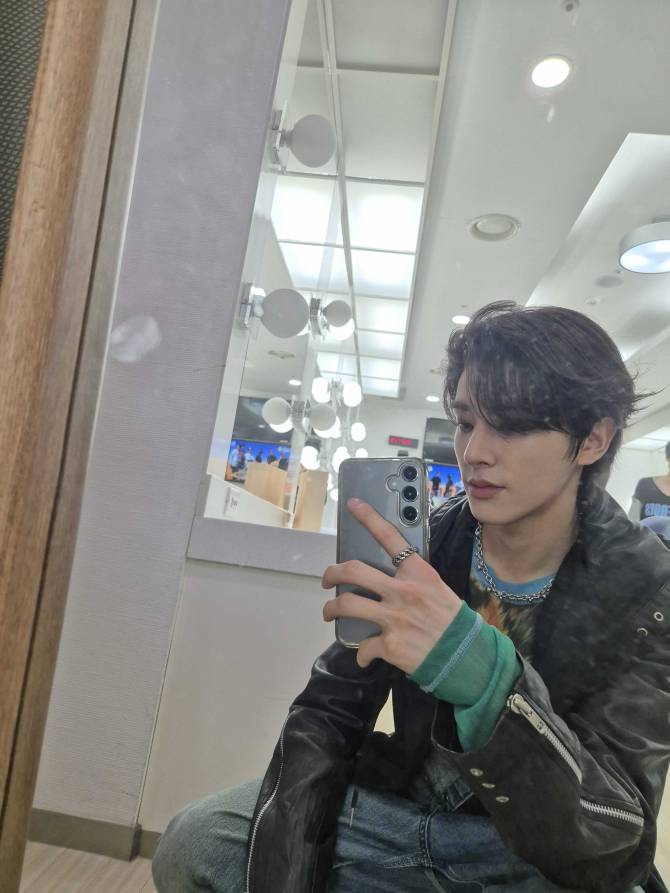 Enhypen 커뮤니티 포스트 엔진 오늘 오래봐서 너무 좋았어 ️ 저녁 맛있는거 잘 챙겨먹어요 제이크