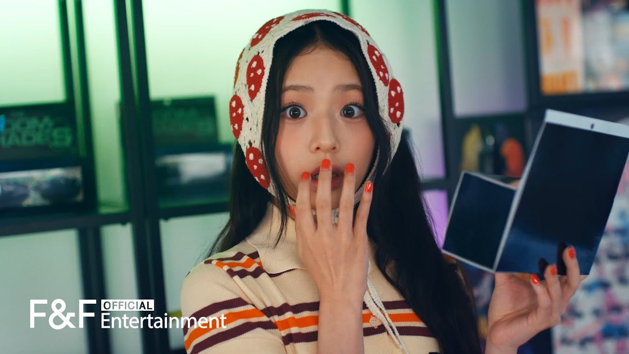 Weverse UNIS Media - UNIS(유니스) '너만 몰라 (Curious)' Official M/V