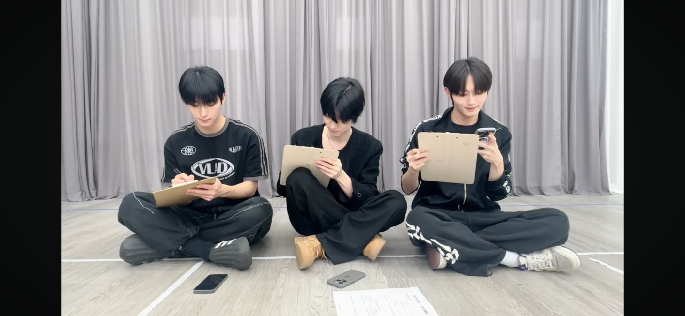 Atbo 커뮤니티 포스트 나랑 같이 라이브 볼 사람~~ 류준민