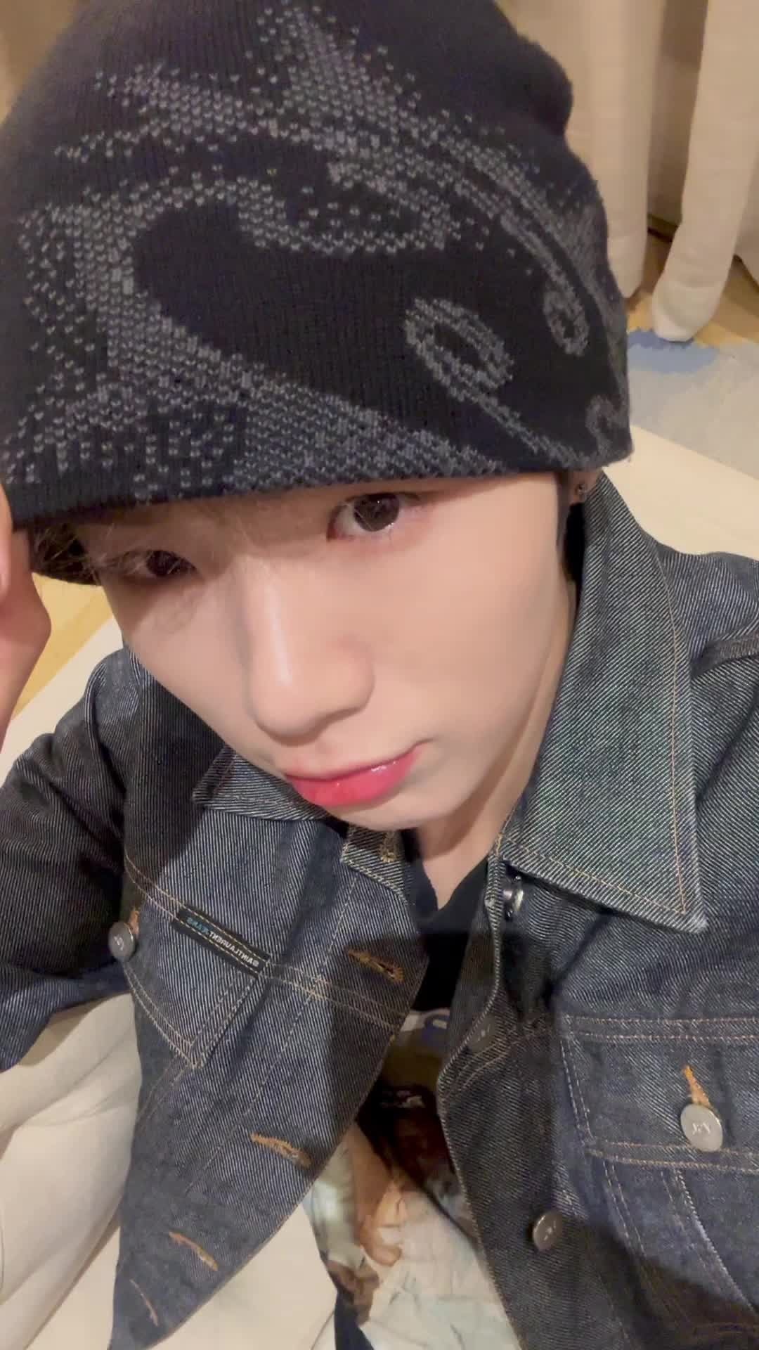 WHIB Community Post - 👻🦦🦦 - WONJUN