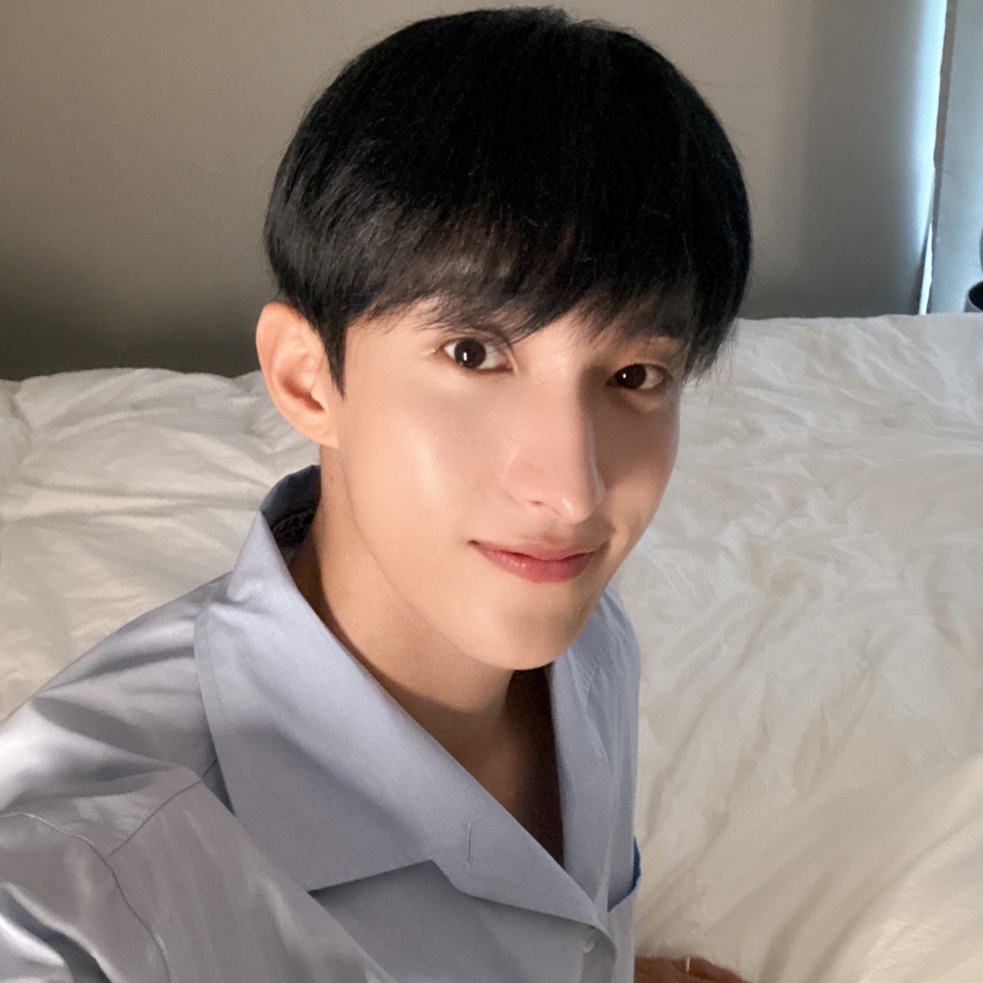 Seventeen 커뮤니티 포스트 집 도착 아침부터 보러 와주는 거 힘들었을 텐데 와줘서 고마워 캐럿들˘͈ᵕ˘͈ 도겸