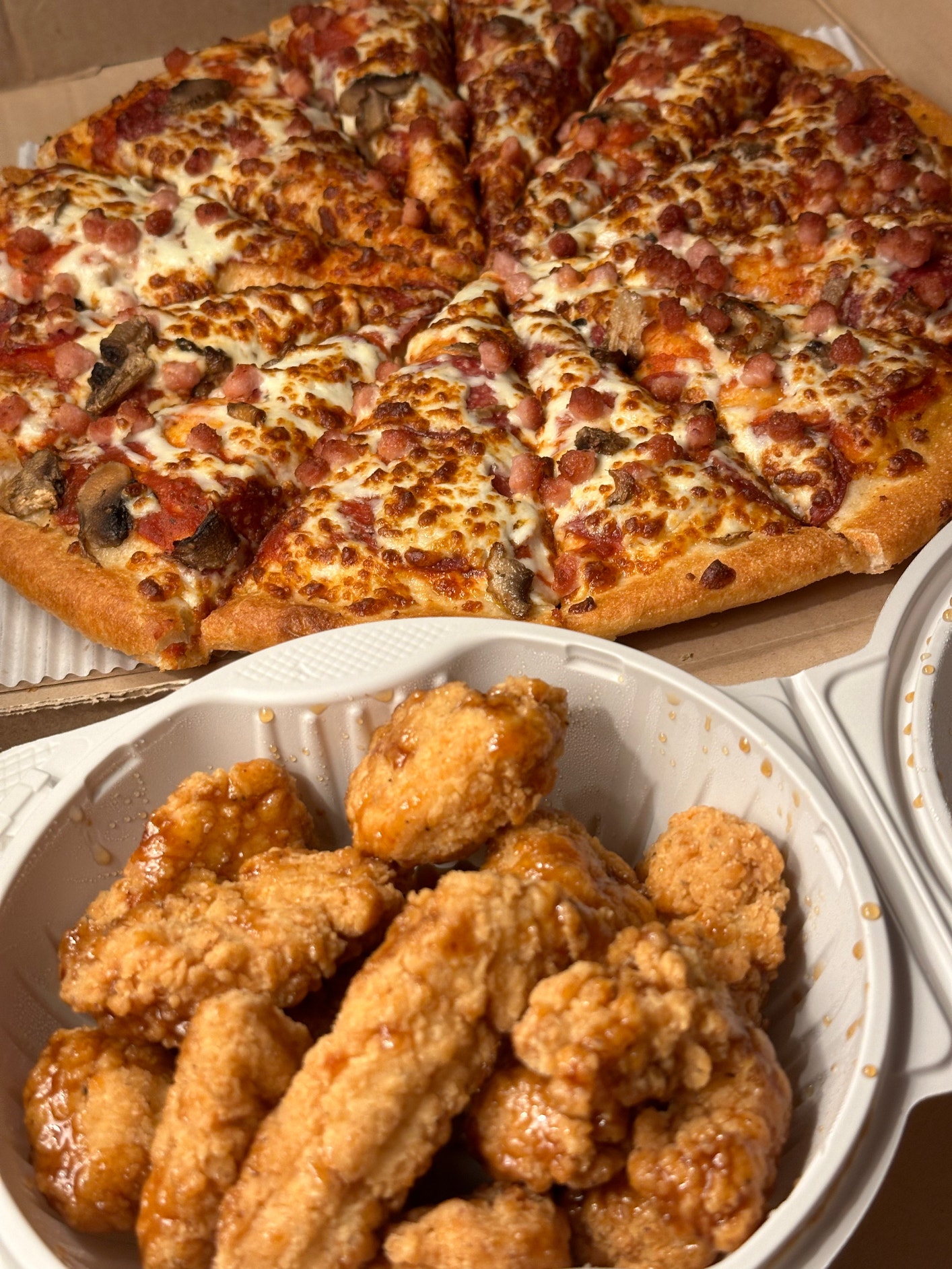 ONF Community Post - I ate pizza & chicken with seungjun & wyatt skrrr🍕 ...