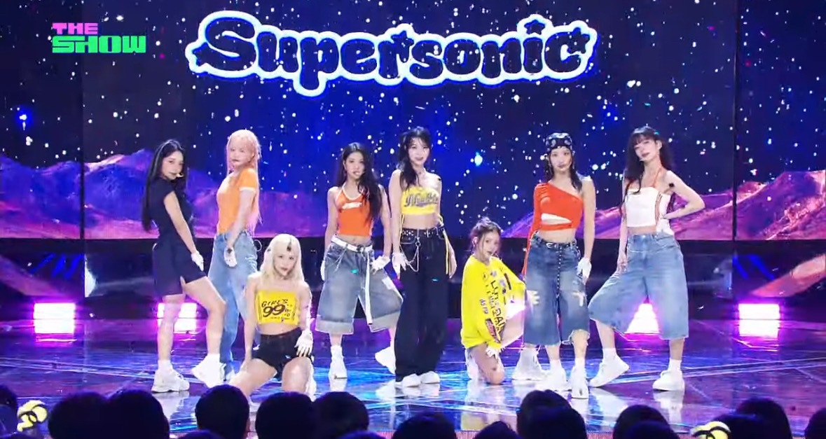 Fromis9 Community Posts 다들 정말 고생 많으셨습니다🍀 이번 플로버의 여름도 모두 프로미스나인이라 너무