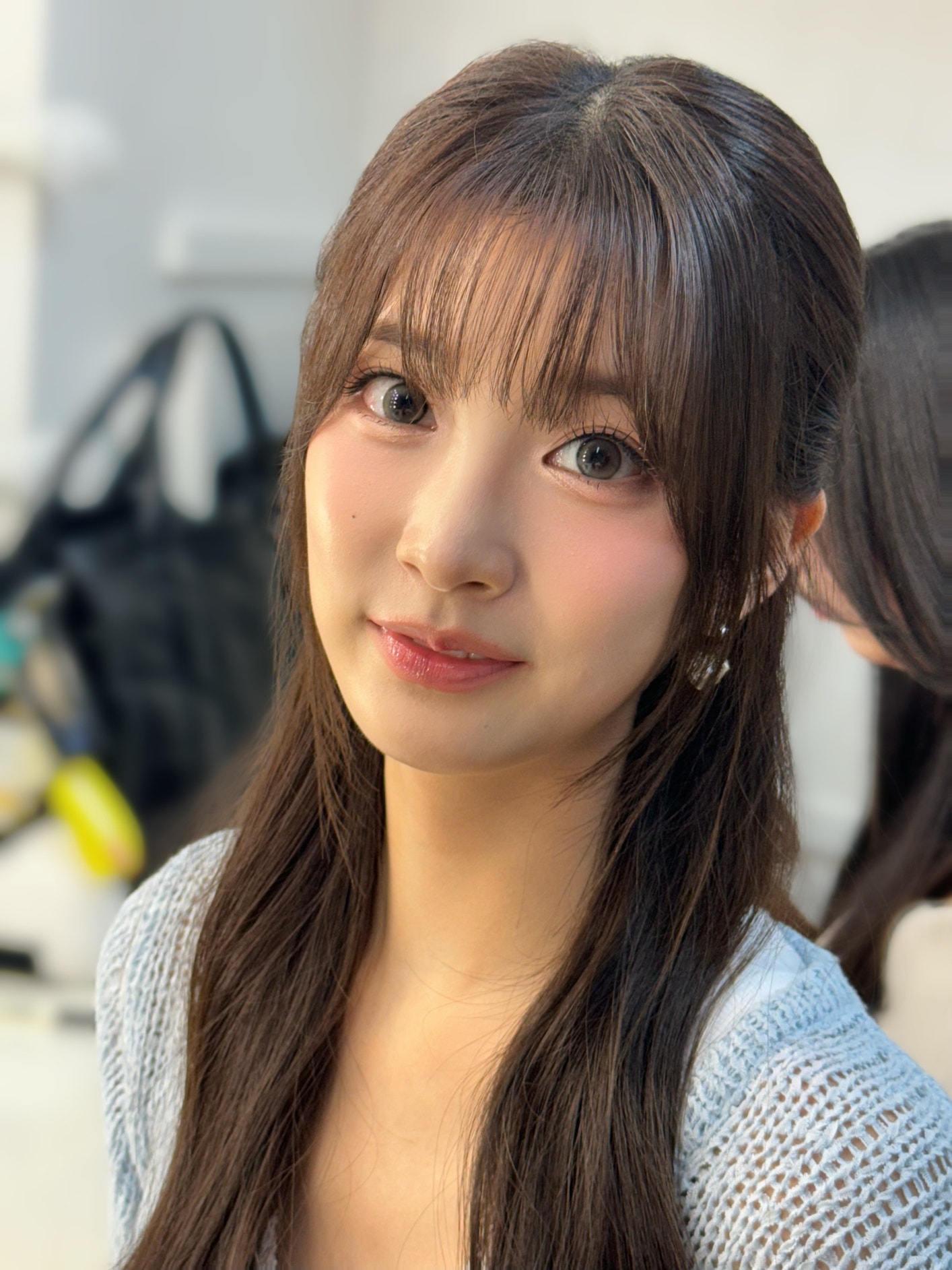 Wooah Community Posts 적응이 안된다 날씨🥵 다들 물 마니 마시고 밥 잘 챙겨 먹도록🥹🤍 Minseo
