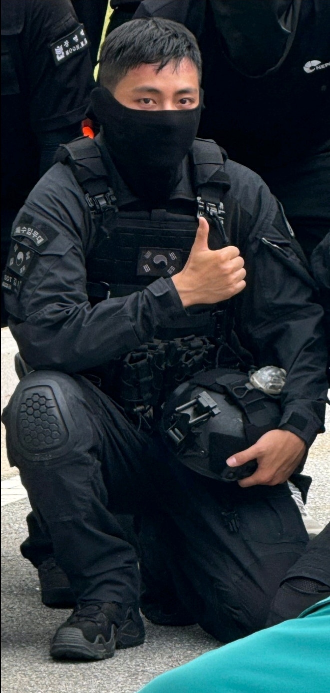 BTS Community Post - ::💜🕊Taehyungahh💜🕊:: Aiyoo My heart This photo of ...