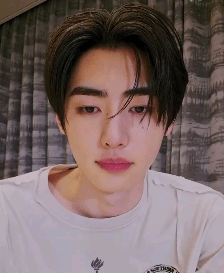 ENHYPEN Community Posts - Hiii guys, I had such a busy day today, but some 'ONE" decided to ...