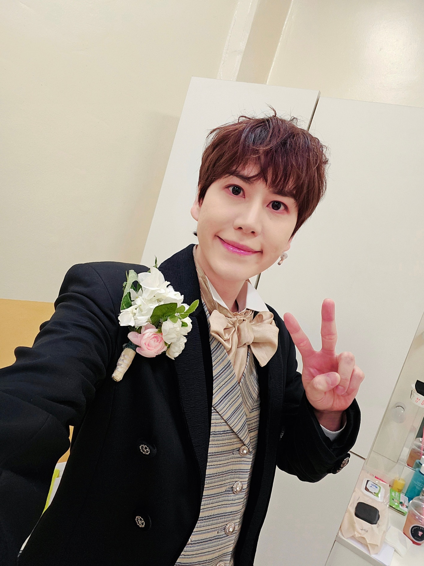 KYUHYUN Community Post - 이것은 프랑켄슈타인 막공을 앞둔 나의 선물인거에요~~ - KYUHYUN