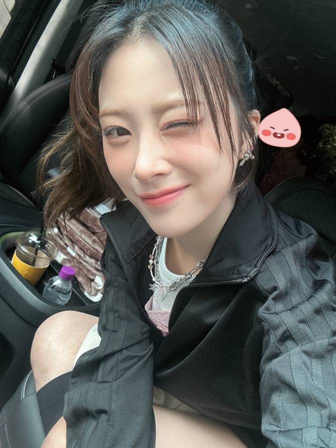 Rocket Punch Community Post 갑자기 갤러리 털기😺😸