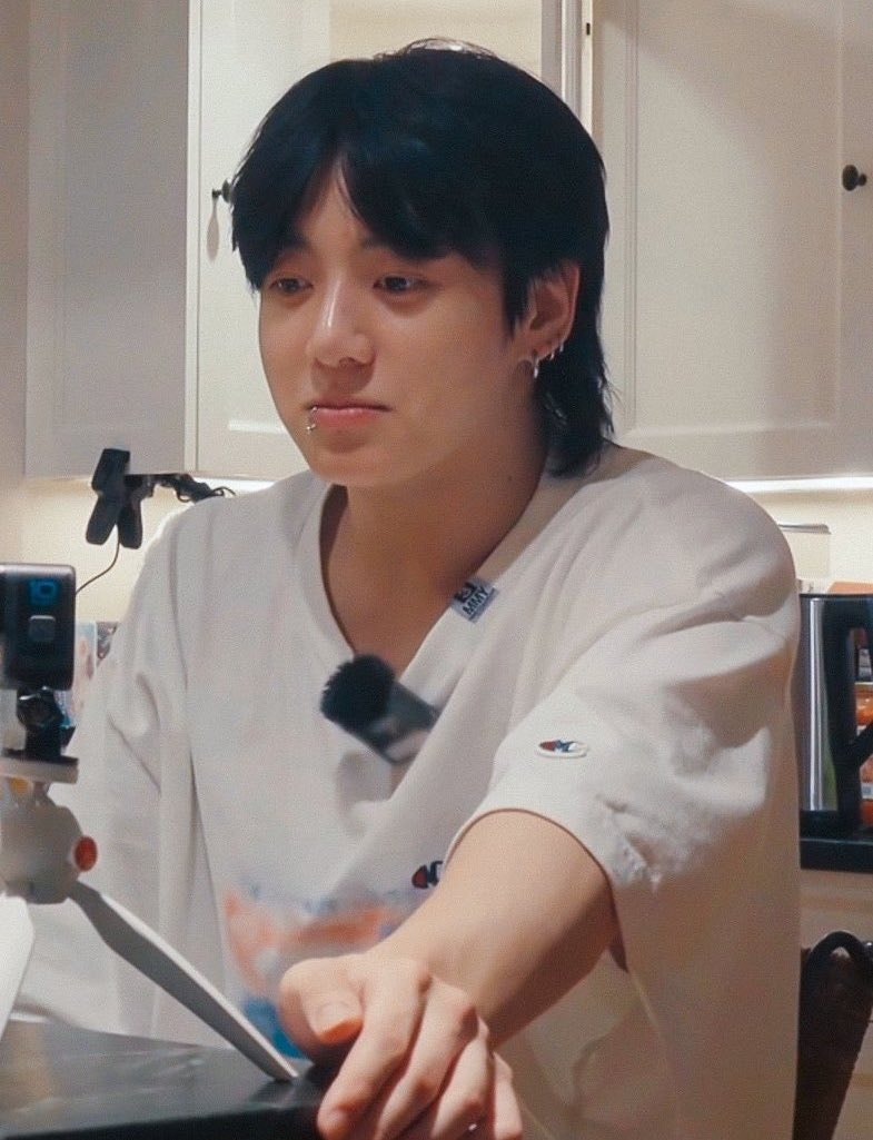 BTS Community Post - Jungkook 👶🏻