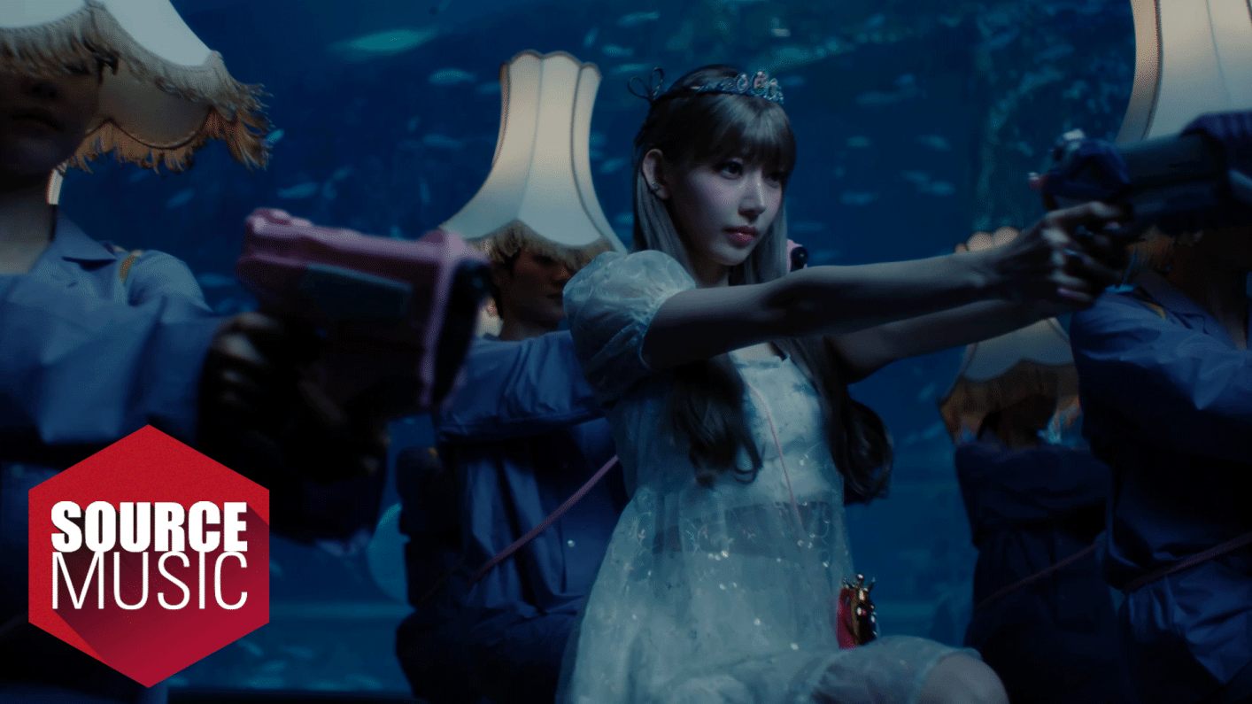 Weverse LE SSERAFIM Media - LE SSERAFIM (르세라핌) 'CRAZY' MV TEASER 2