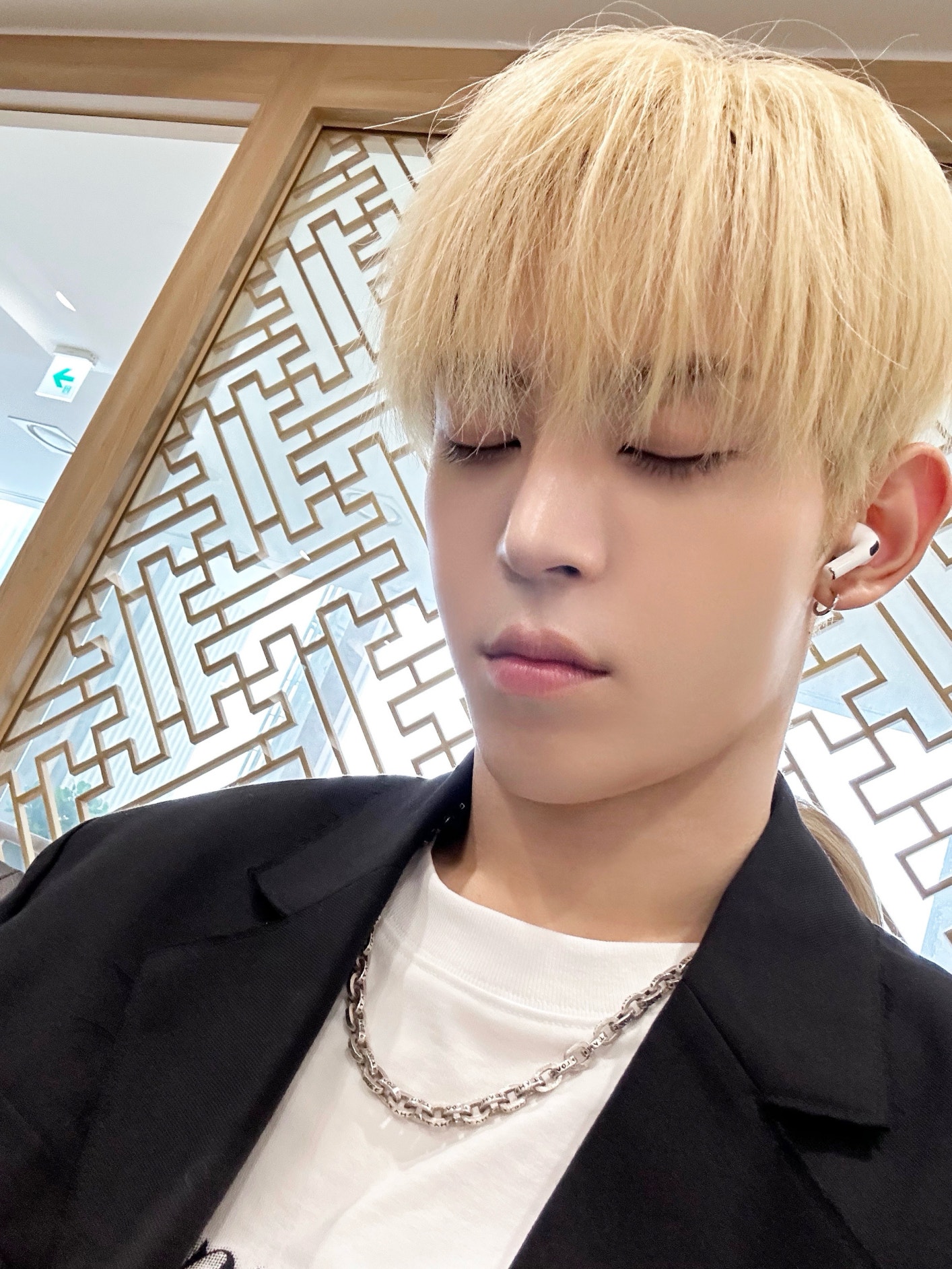 Nowadays Community Post 형님 항상 저희를 위해 희생해 줘서 고마워여 내 룸메 현비니형 앞으로도 나우어