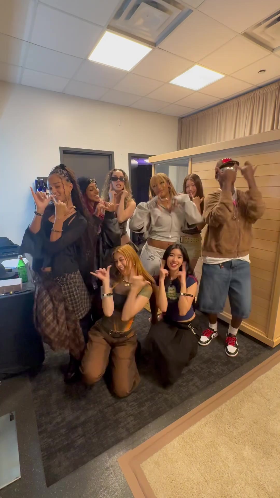 Weverse KATSEYE Media - we look fly, we look good 😇