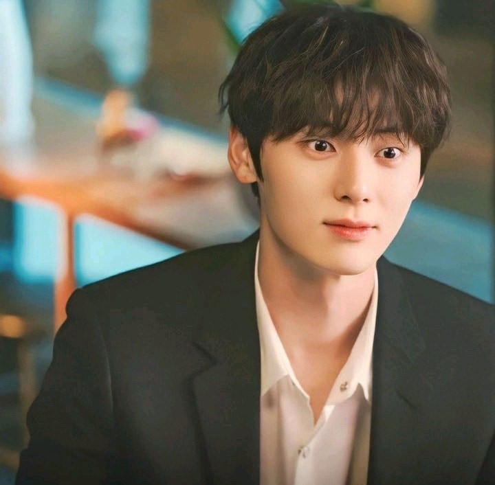 Hwang Min Hyun Community Posts 굿모닝이예요~🧡 출근은 잘 하셨나요 아침도 든든히 드세요🥗