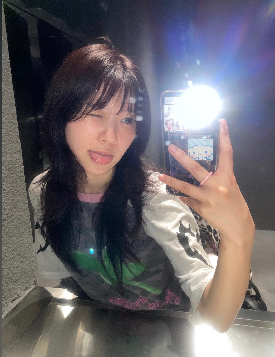 ILLIT Community Post - ⭐️⭐️⭐️ - MOKA