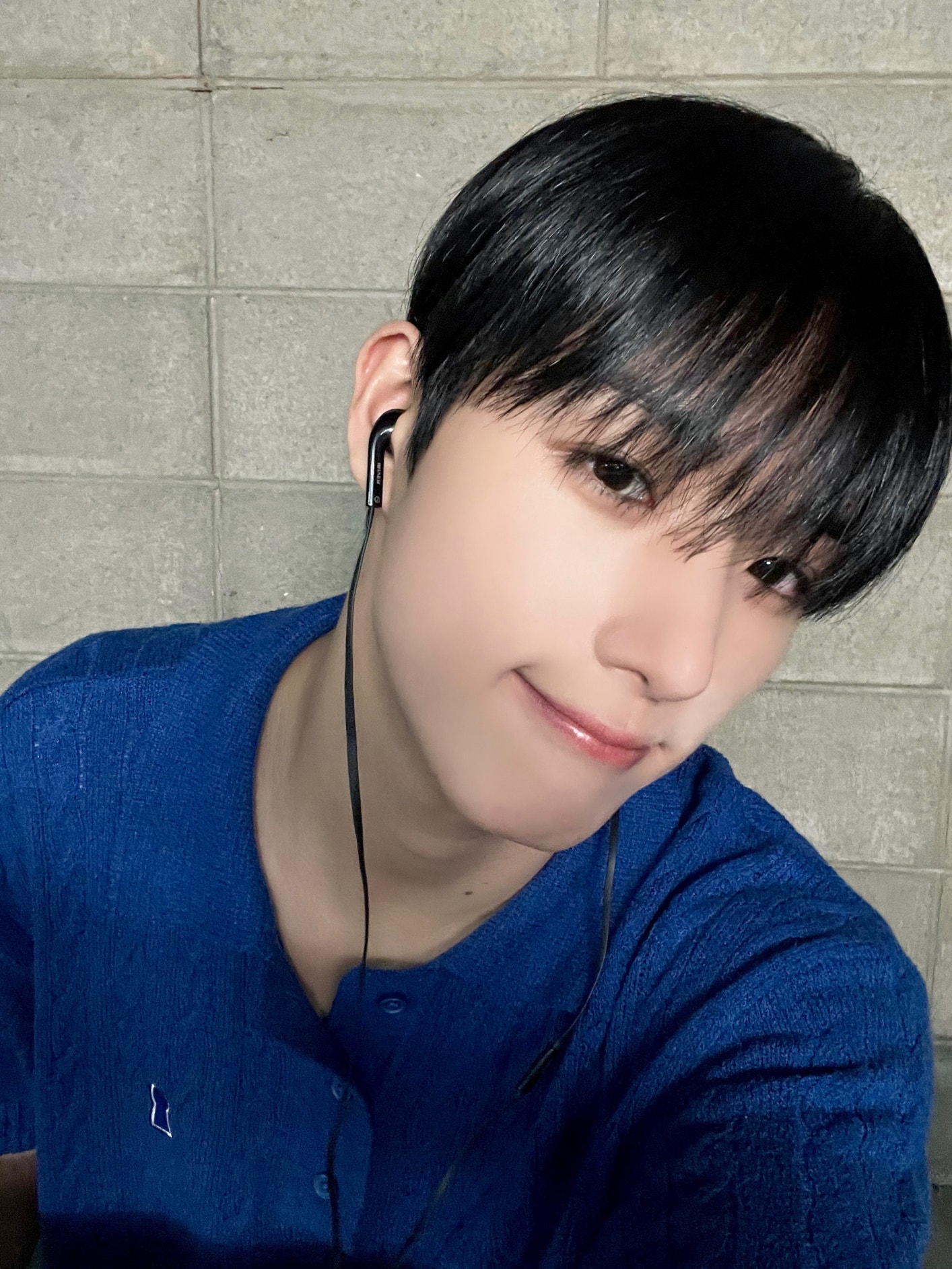 Atbo Community Post 오늘 올라온 영상 봤어 오늘 저녁 준석이 형이 준 나의 첫 한 점먹지 않았다