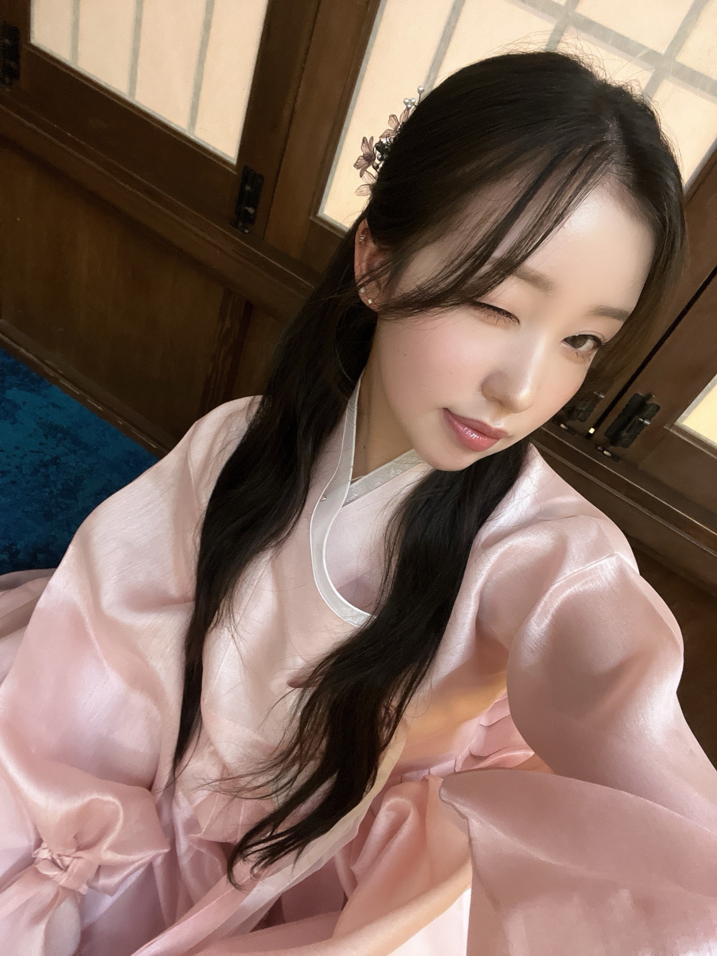 Wooah 커뮤니티 포스트 풍성한 한가위 되세요🤍🧚🏻‍♀️ 와우 맛있는거 많이 먹구 가족들이랑 행복한 시간 보내요💗 소라