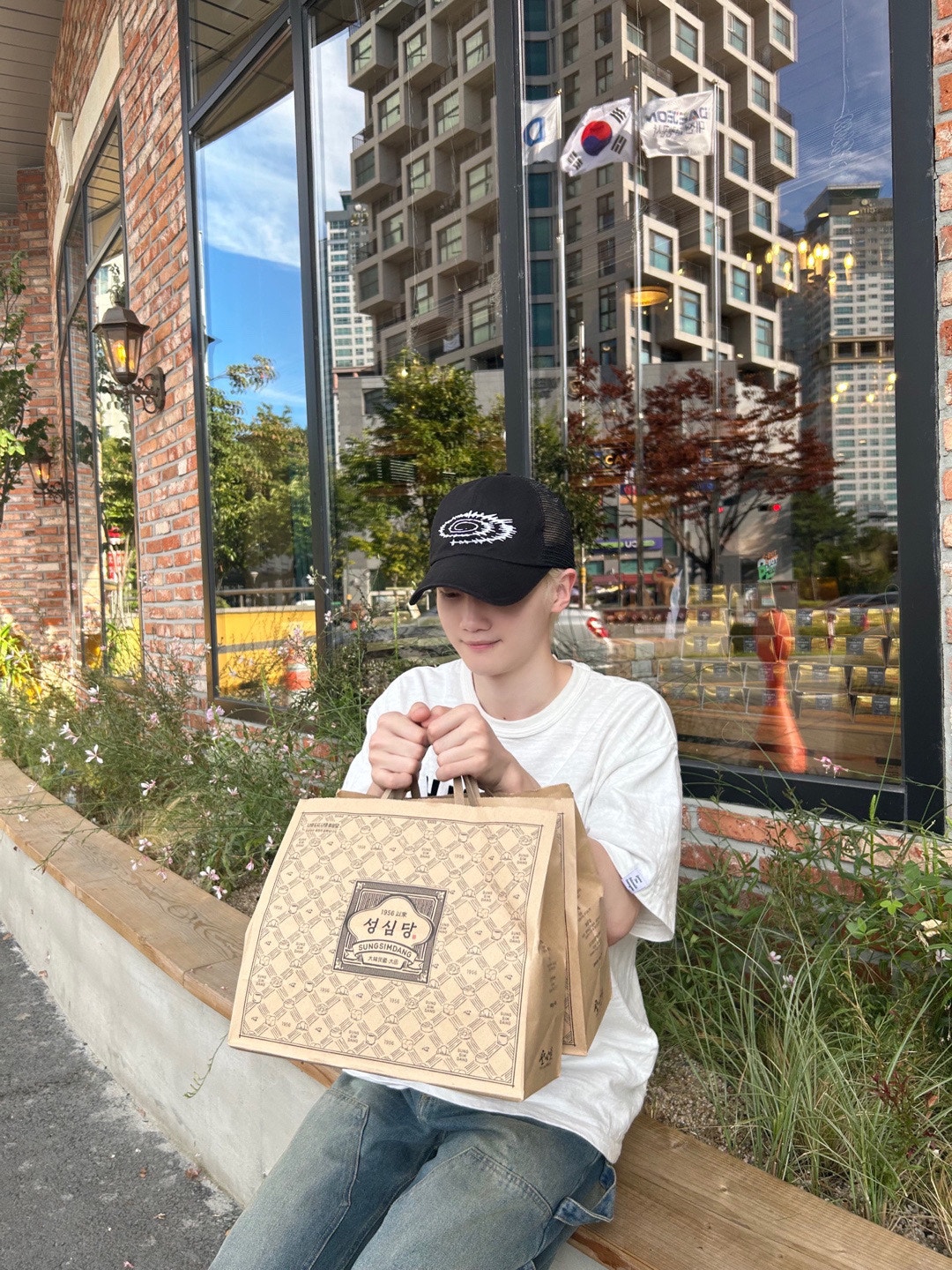 Atbo Community Post 승환아 기대해😎 뒤에는 내가 맛있게 먹은 빵이다~🥖 Kimyeonkyu