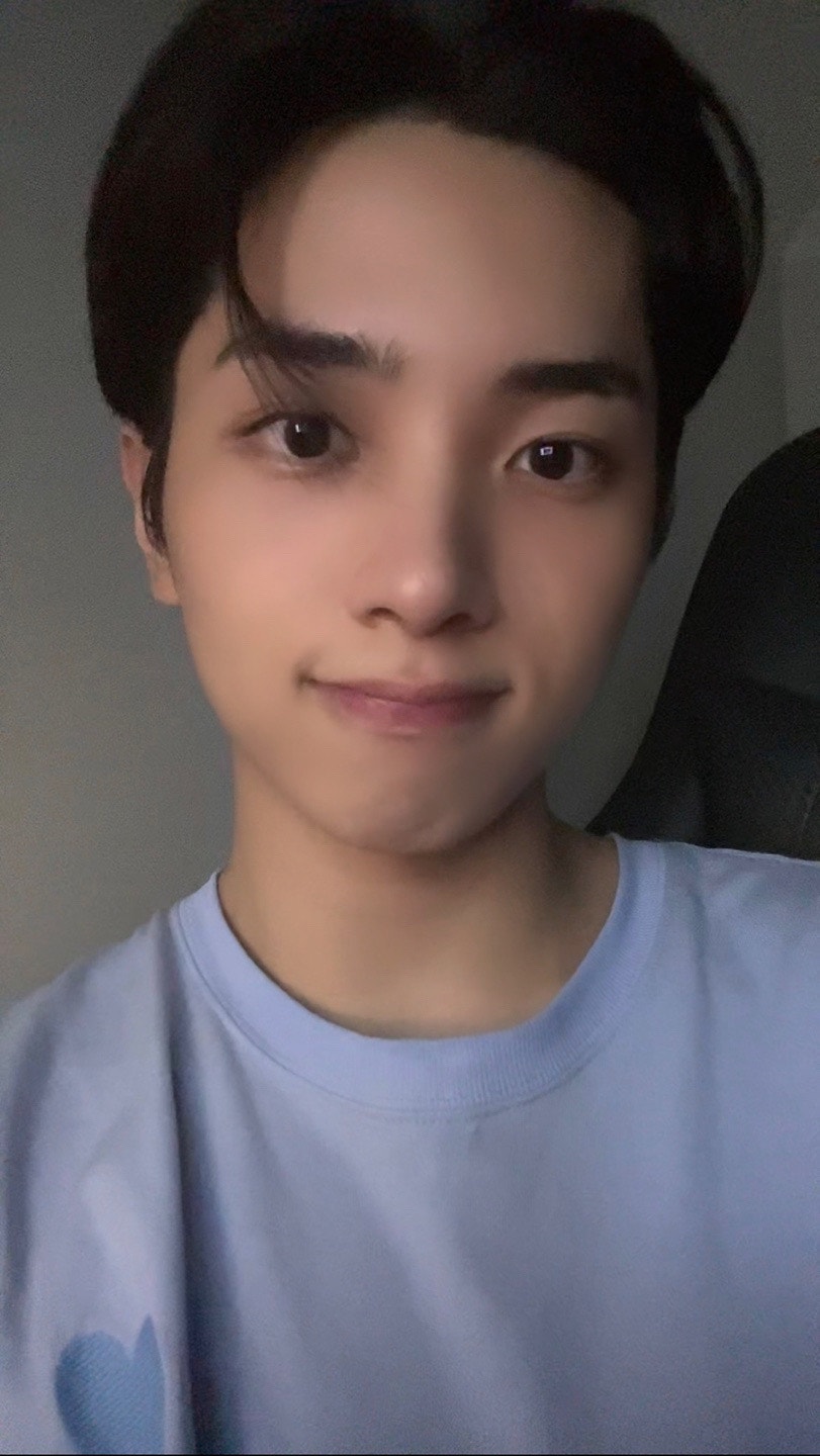 Atbo 커뮤니티 포스트 풍성하고 즐거운 한가위 보내욤💛 메리추석~ 류준민