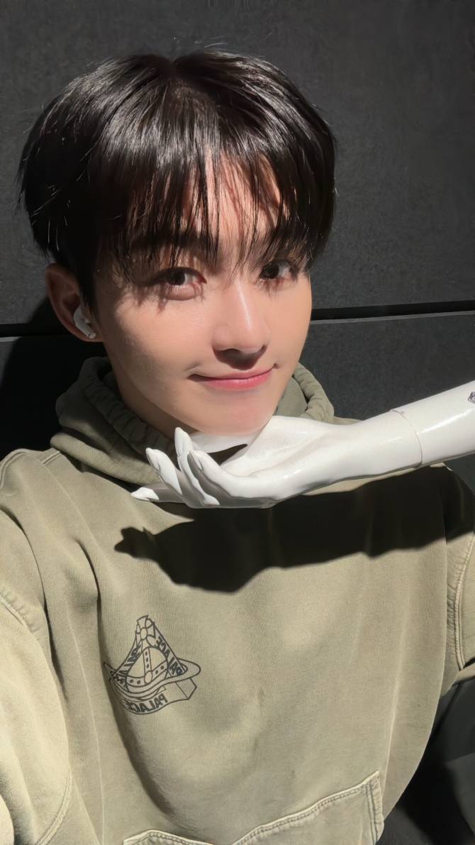 Post De La Comunidad Tws 비오는날 좋아예에~~☺️ 비오는 날은 항상 안전제일 빗길조심하셰예에🪼 Jihoon