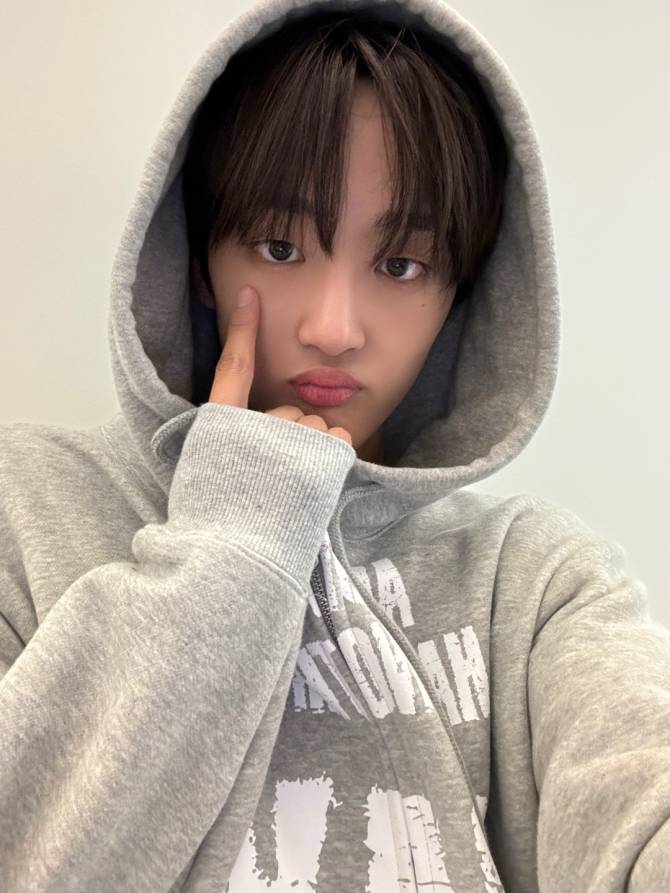 Lun8 Community Posts 오늘 하루도 너무 고생 많았어요 내가 이렇게 위버스에 계속 쭝얼쭝얼 뭐라고 하고 있는