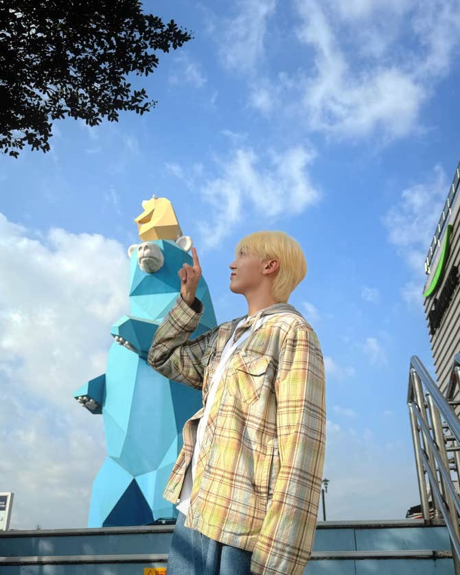 Seventeen Community Posts Seungkwan💛ig Update 🧸파리로 날아가 볼까