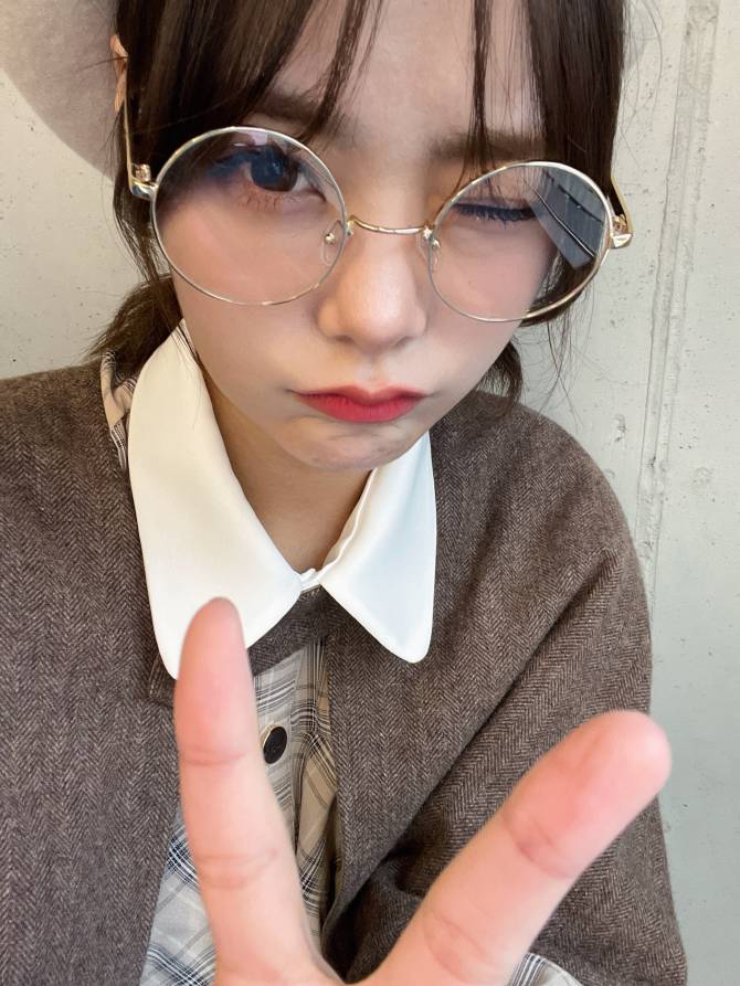 Qwer 커뮤니티 포스트 여러분~~ 제가 기뻐하실 소식 하나를 들고 왔습니다😍 바로바로 이시연 고정 예능 시요이 키우기