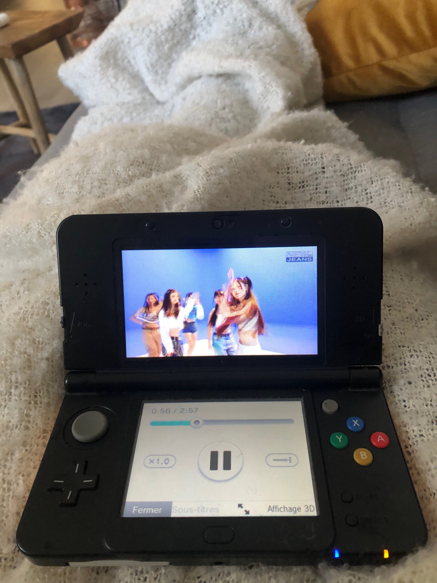 NewJeans Community Post - i tried to listen to new jeans on my ds for fun, i didnt thought it ...