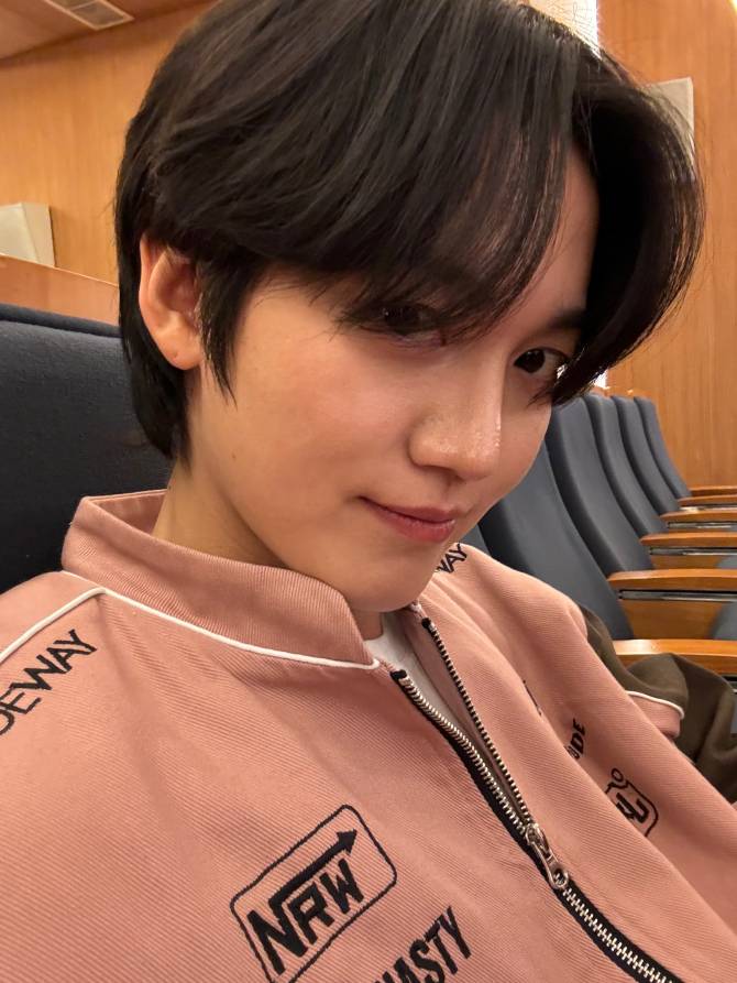 Onf 커뮤니티 포스트 퓨즈 ~ ️ 주말이 끝나간다 ㅠㅠ 내일 월요일이지만 힘내 ㅎ화이팅😁😁 승준