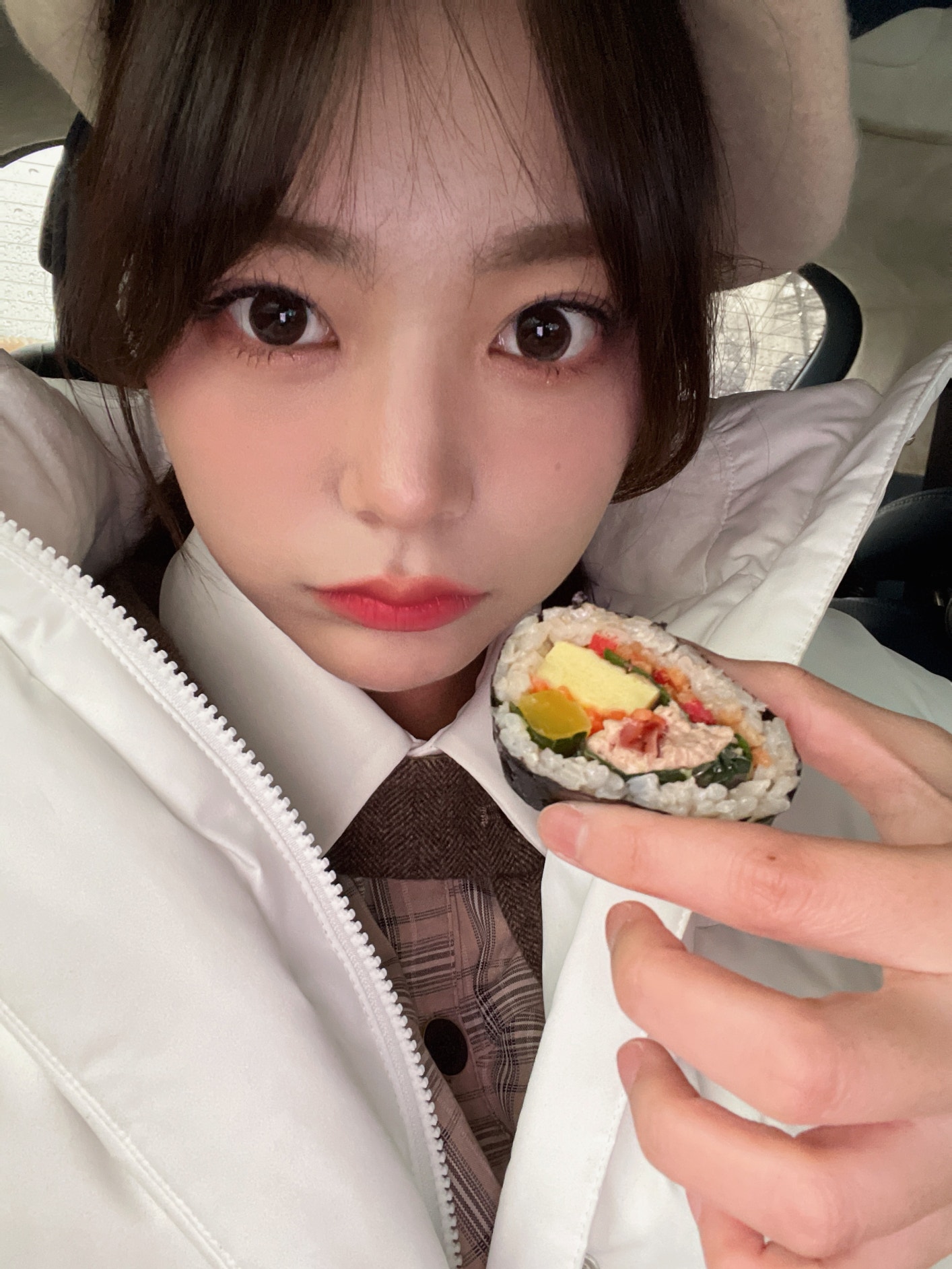 Qwer 커뮤니티 포스트 여러분💚 시요이 키우기 1화 아저씨 누군데요 탐정 시연이가 왔어용 ㅎㅎ 요번에는 경서님이 출연해