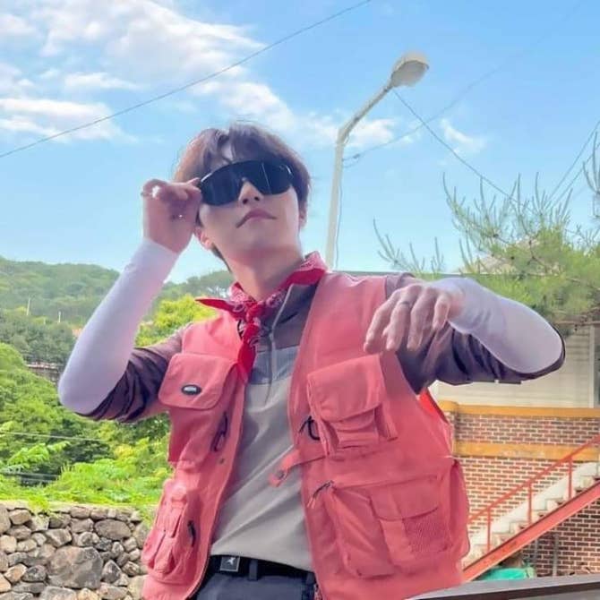 SEVENTEEN Community Post - 2021 - resident/ nosy old man 2022 ...