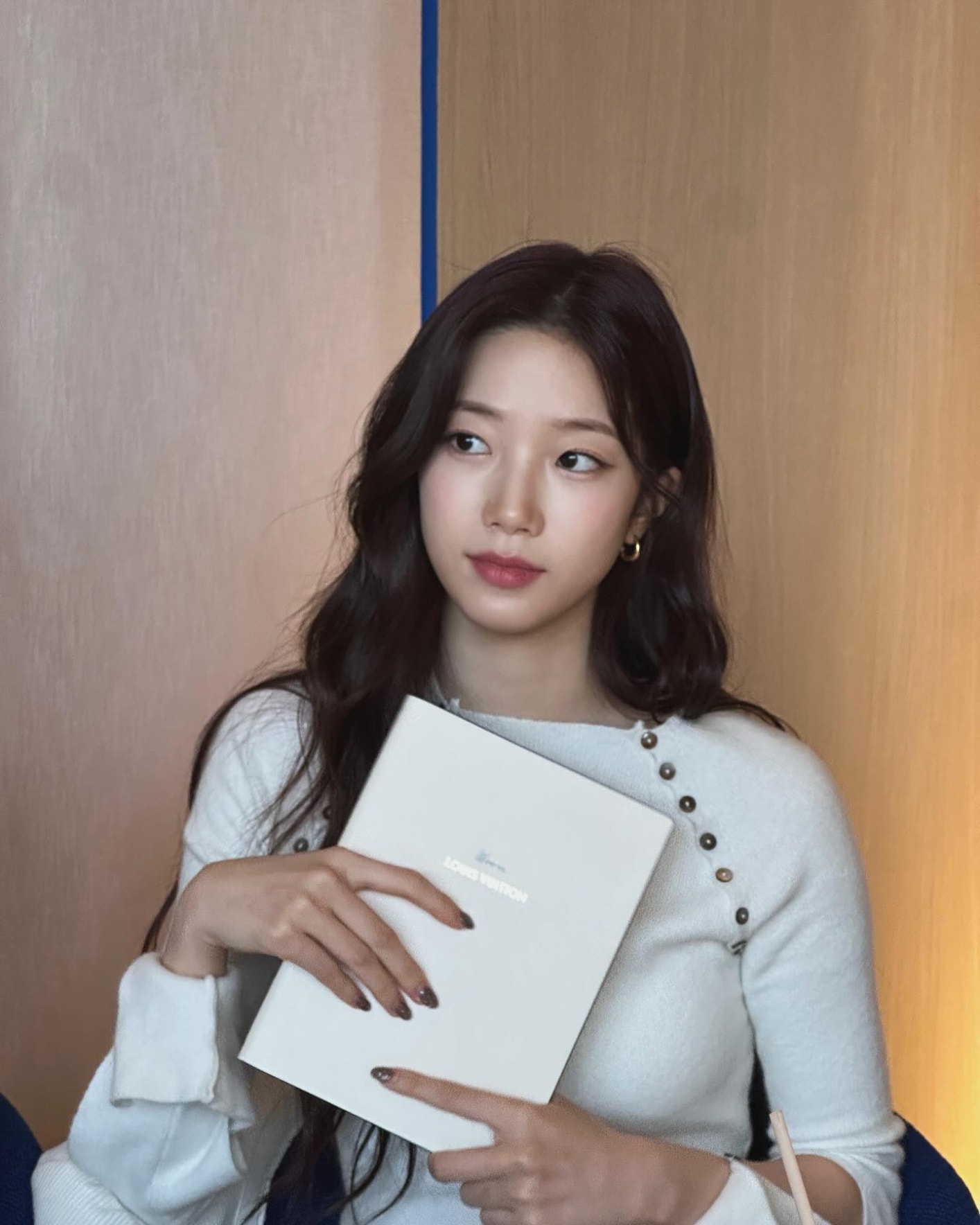 Le Sserafim Community Posts 즈하 너무 이쁜거 아니야