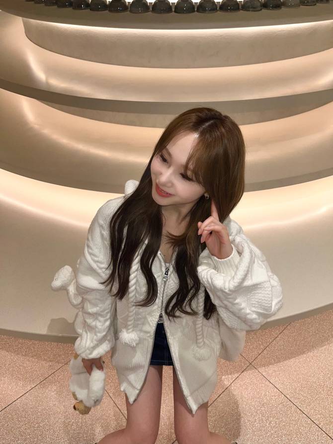 Rocket Punch Community Post ๋ด ๋จธ๋ฆฌ๐ซ๐ค๐ค๐ค