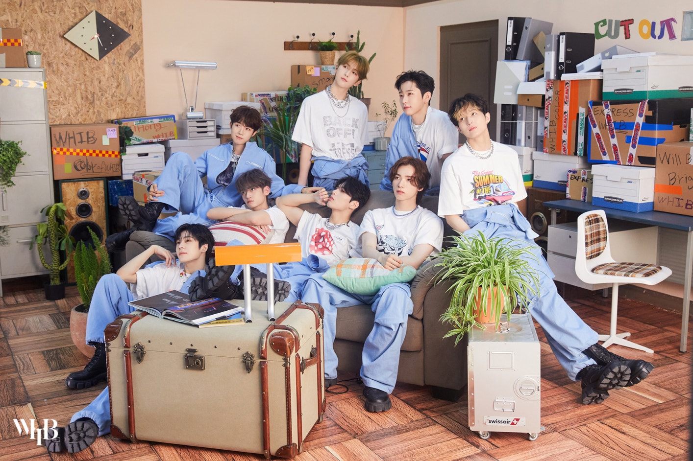 Weverse WHIB Image - WHIB 1st Single Album [Cut-Out] Jacket Behind 📸