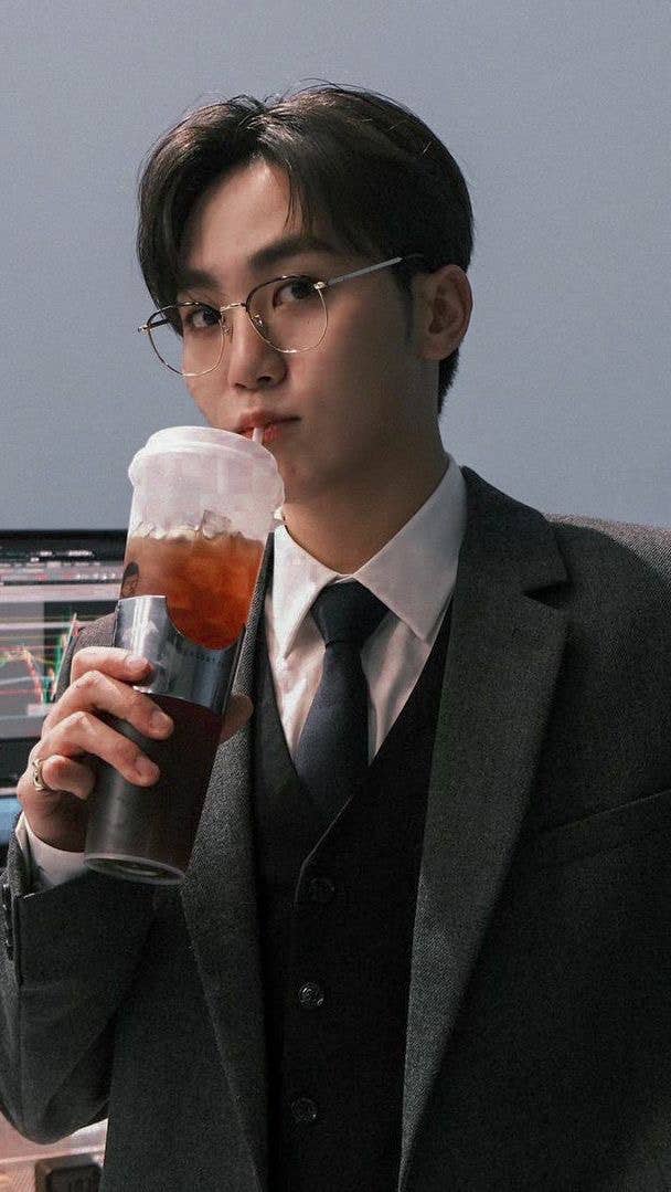Seventeen Community Post 생일 축하해 우리 부 🥳 행복하게 살고 싶고 모든 소원이 이루어지고 Pls 는