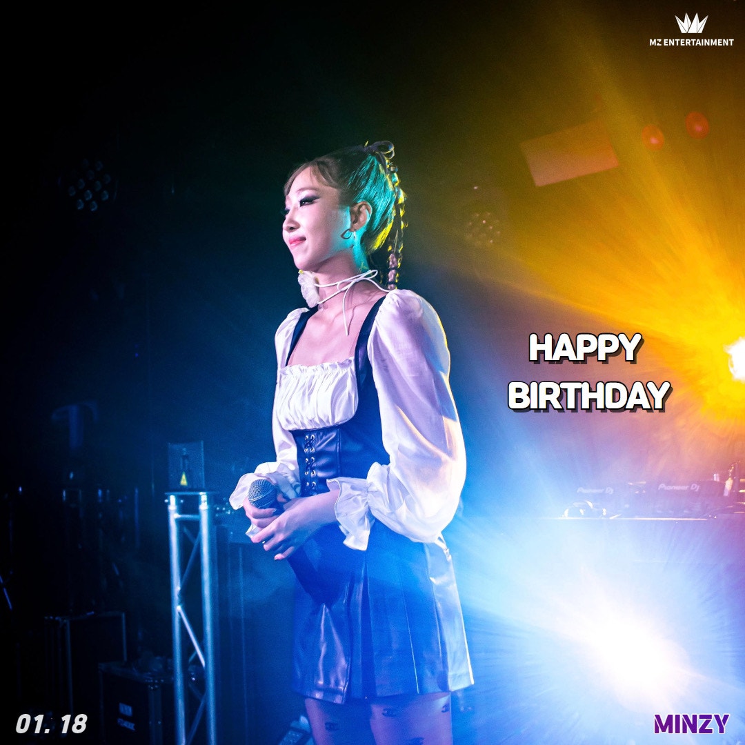 Minzy Community Posts 여러부우우우우우운 오늘은 밍끼가 여러분들을 보러 세상에 까꿍한 날😘 캬캬캬