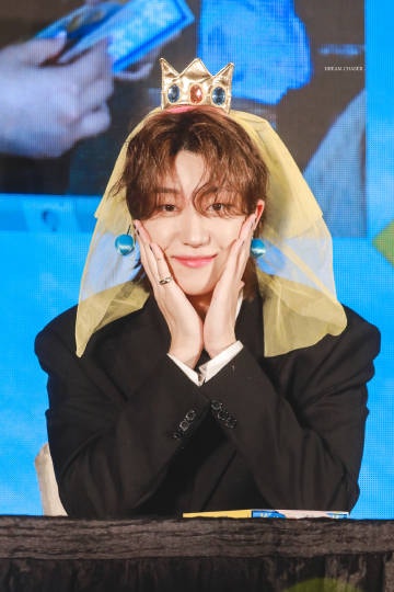 SEVENTEEN Community Post - Xiao ba ( little 8)