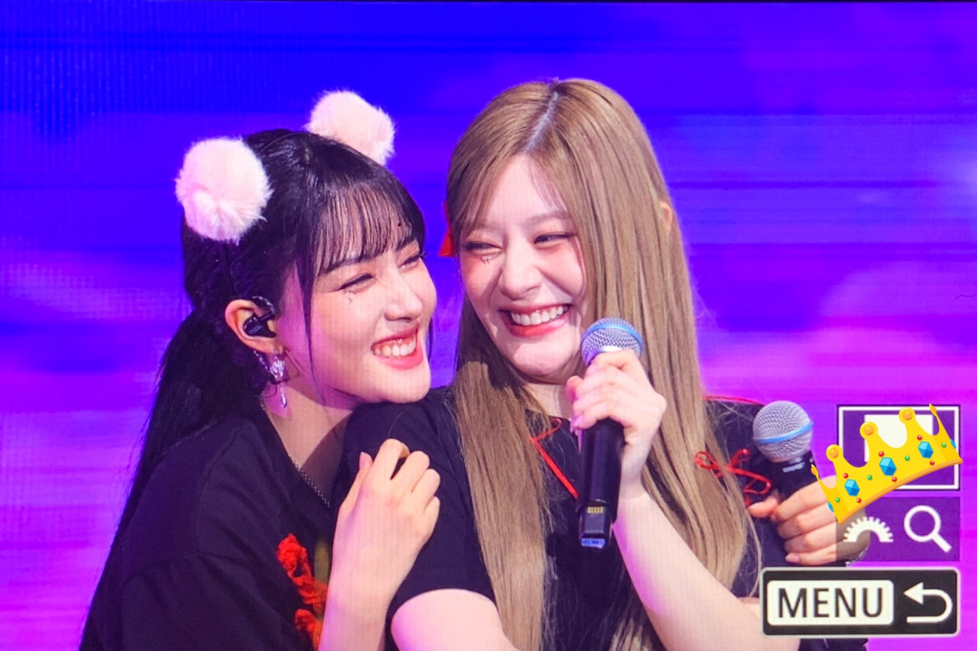 Stayc Community Post 어제 우리 슽깅이들🤎은 홍콩 스윗들 보러 갔네요옹 저두 콘서트 한 번은 가고 싶네요😭