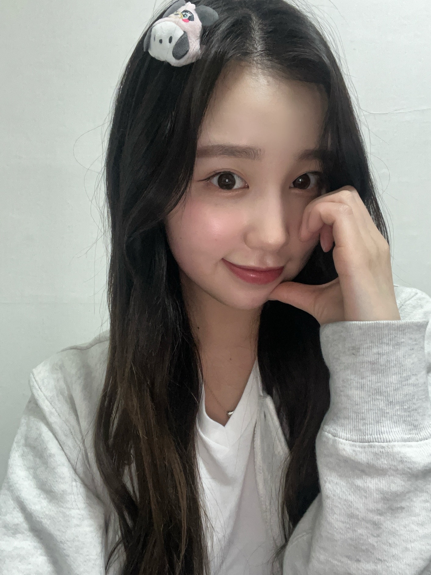 Wooah Community Post 행복한 주말 보내요💝😌🫳🏻 Sora