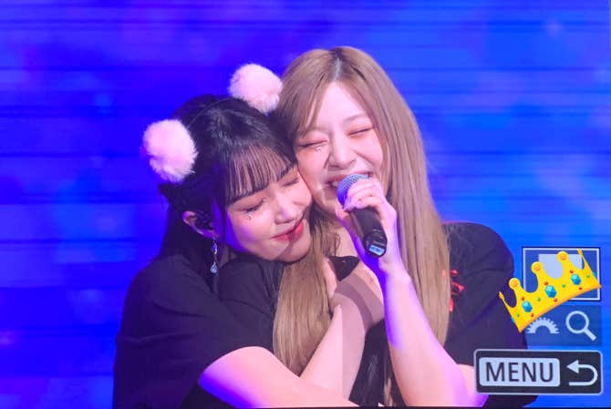 Stayc Community Post 어제 우리 슽깅이들🤎은 홍콩 스윗들 보러 갔네요옹 저두 콘서트 한 번은 가고 싶네요😭