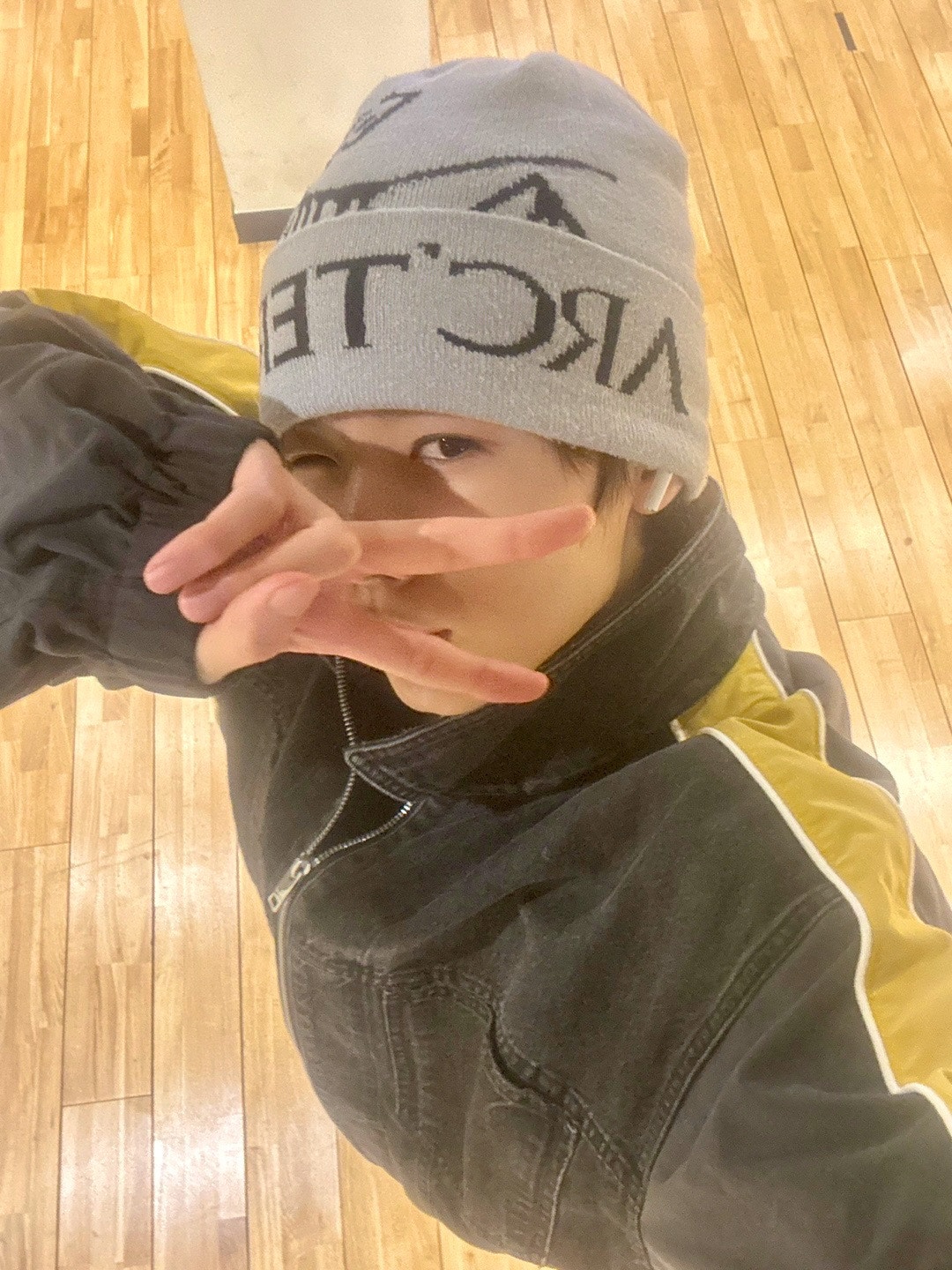 WHIB Community Post - 뭐하고 있어?? - WONJUN