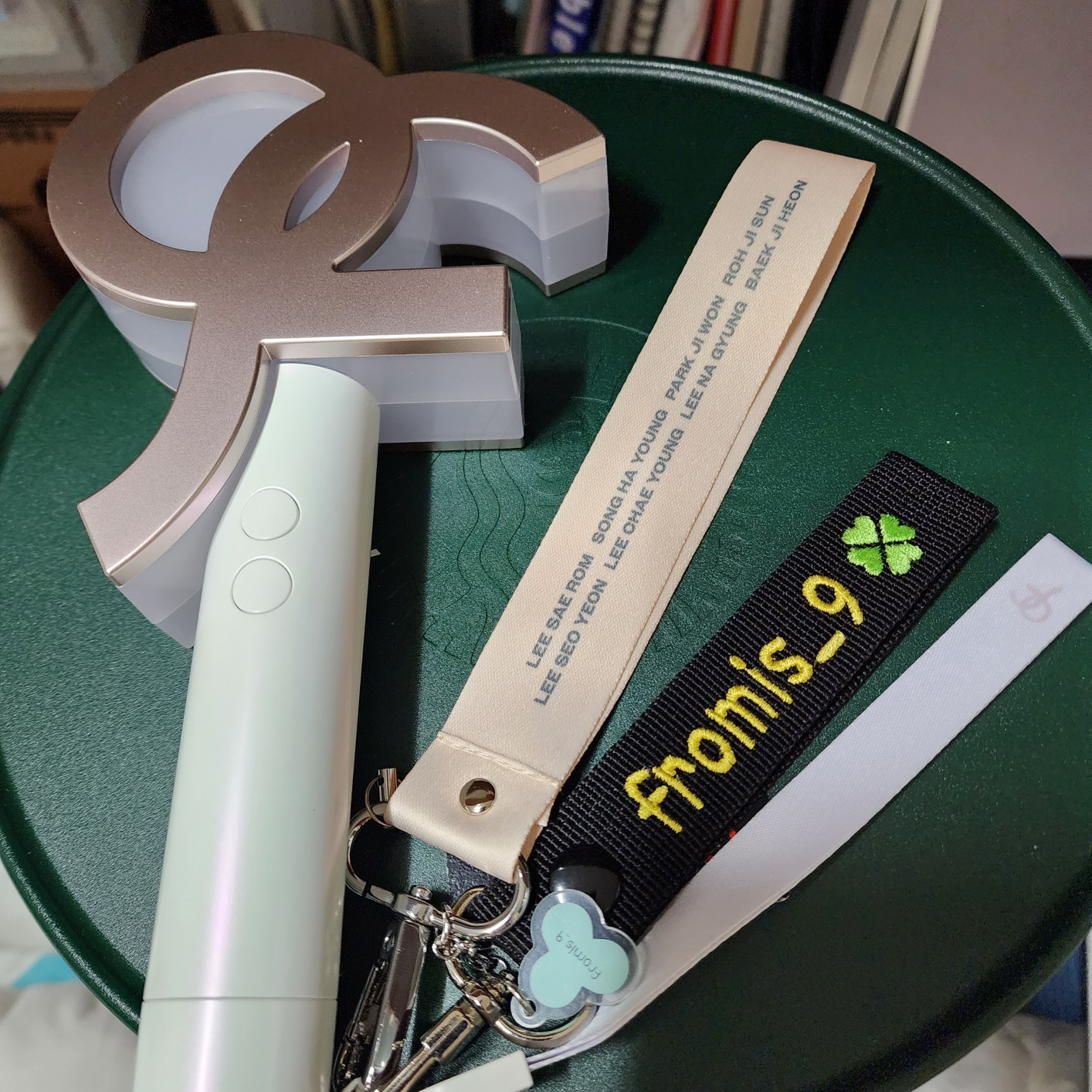 fromis_9 Community Post - D-2 !!! 플로봉사고 처음으로 가는 콘서트네요ㅋㅋ 벌써부터 기대됩니다ㅋ