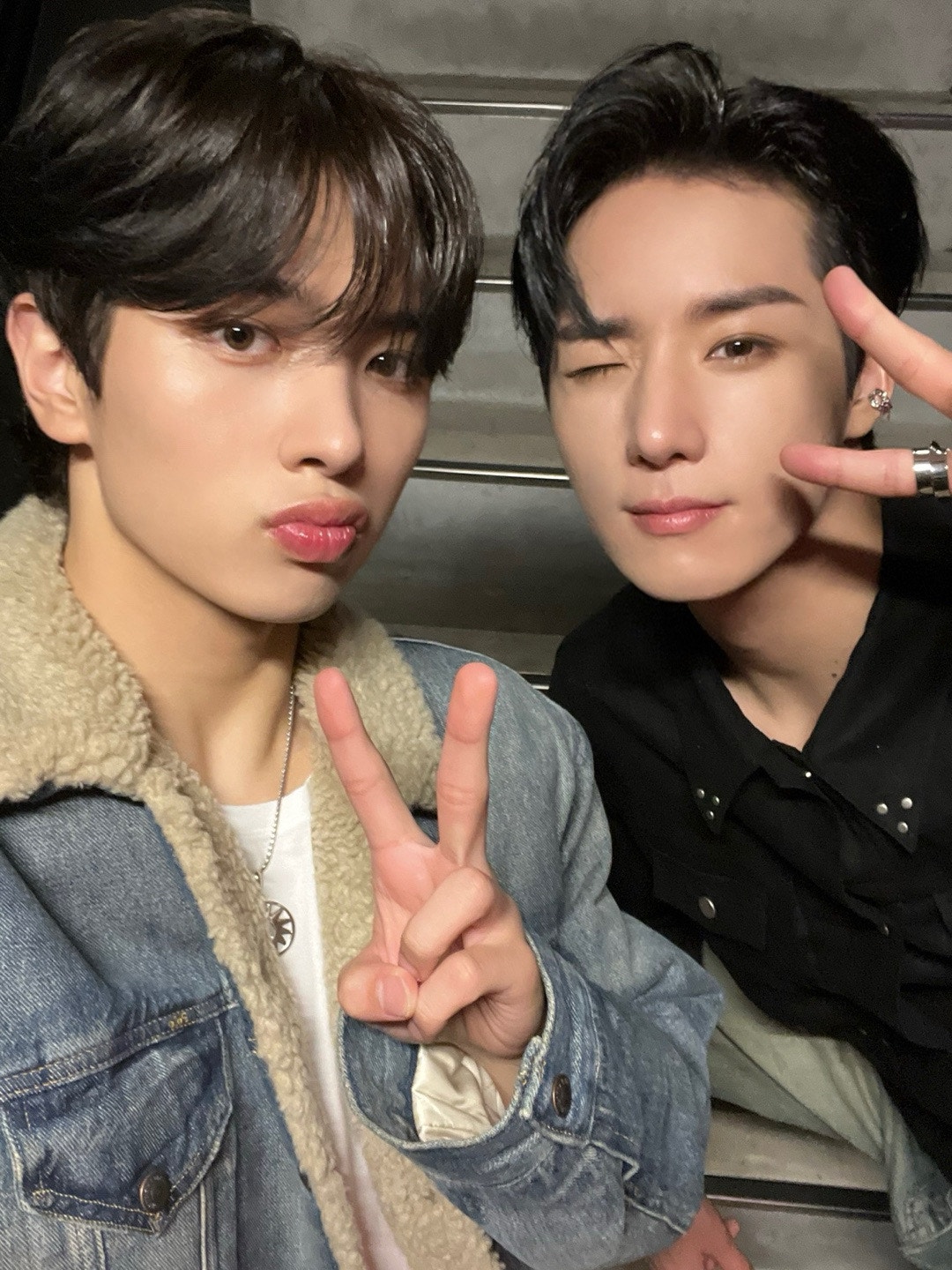 Atbo Community Post 승환이 이 엉아가 생일 너무 축하한다😉 평소엔 무뚝뚝해도 늘 고맙게 생각하고 있는 거