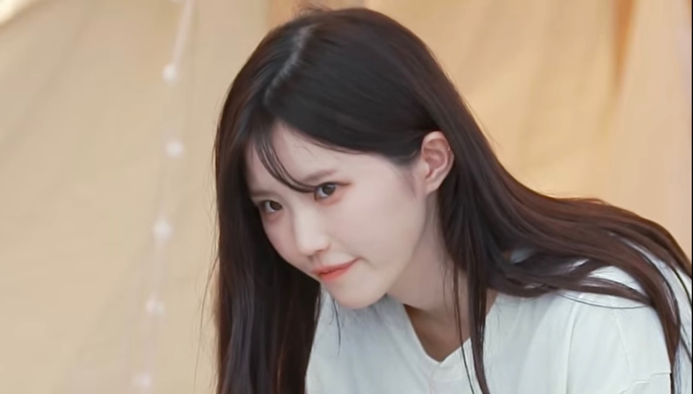 Fromis9 Community Post 하영이 최고 그냥 무조건 최고야~~~~내 삶의 원동력 매일 이 여자를 행복하게 해