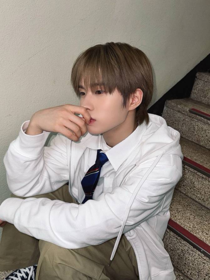 Tws Community Posts 여러분 막둥이 경민이가 돌아왔어요 벌써 저희가 데뷔한 달이 지나가고 2월도 벌써