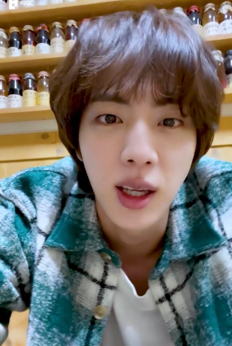 BTS Community Posts - #Dear_Jin_from_ARMY JINくん💜 お疲れさま 今日メッセージありがとう すっごく嬉しかったよ 1年以上前のJINくんだけどアミに ...