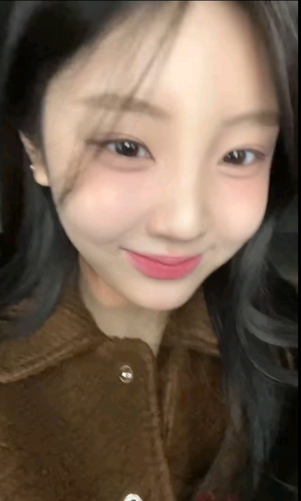 ILLIT Community Post - My precious Wonhee(↑ω↑)