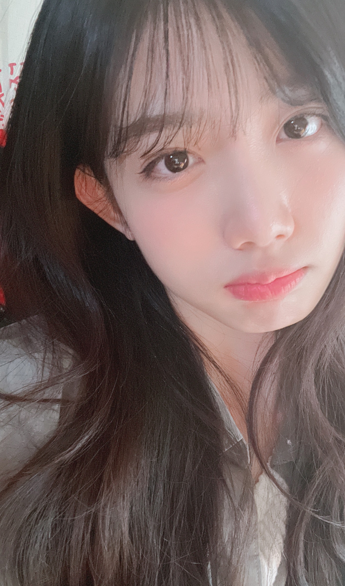 Cherry Bullet 커뮤니티 포스트 새해 복 많이 받아요~😃 올해 룰렛 많이많이 행복하게 복 가득했으면💛 Yu Ju